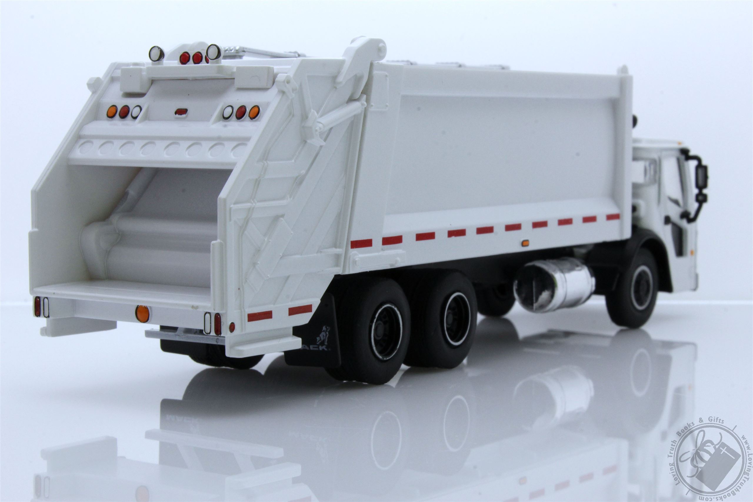 S.D. Trucks Series 13 - 2020 Mack LR Rear Loader Refuse Truck - White by Greenlight Collectibles ...