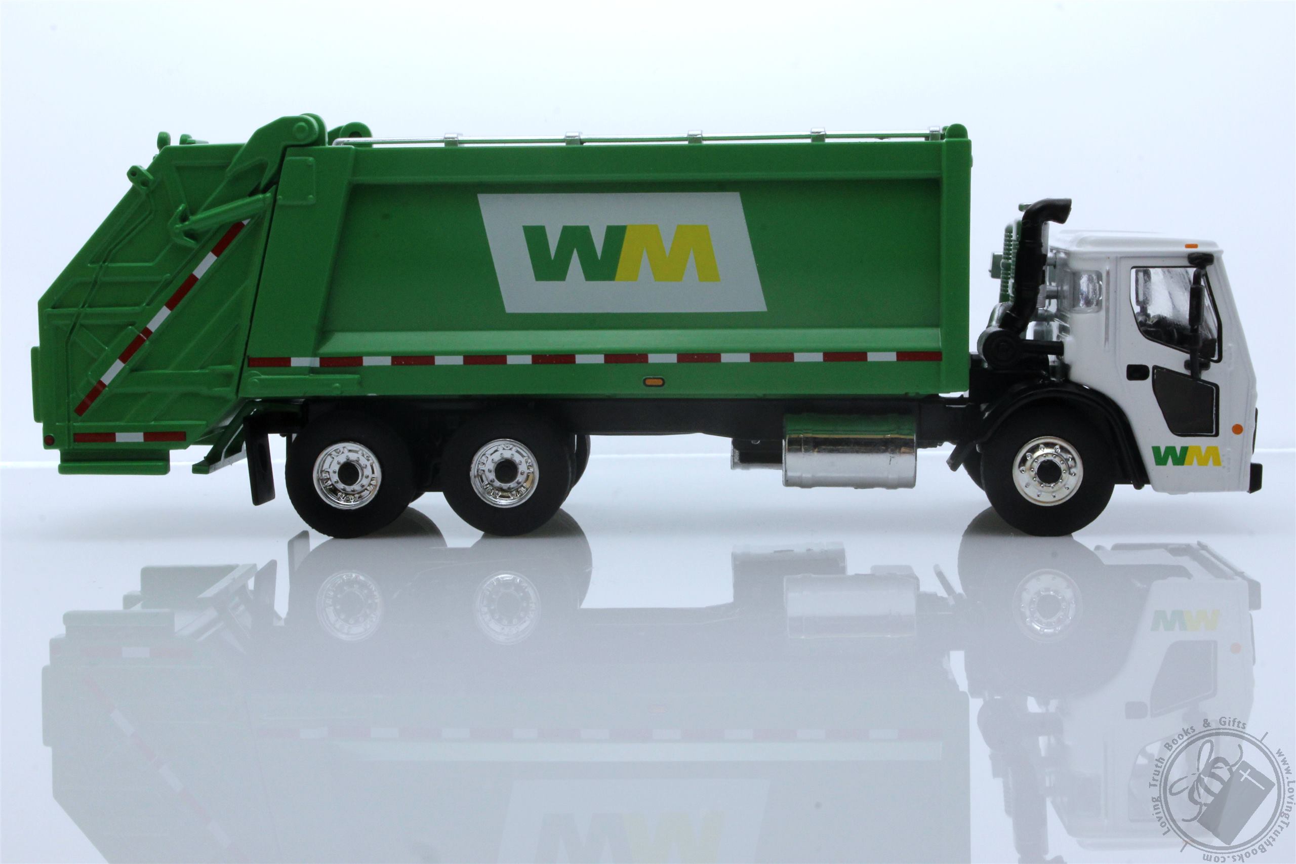 S.D. Trucks Series 14 - 2020 Mack LR Rear Loader Refuse Truck - Waste Management by Greenlight ...