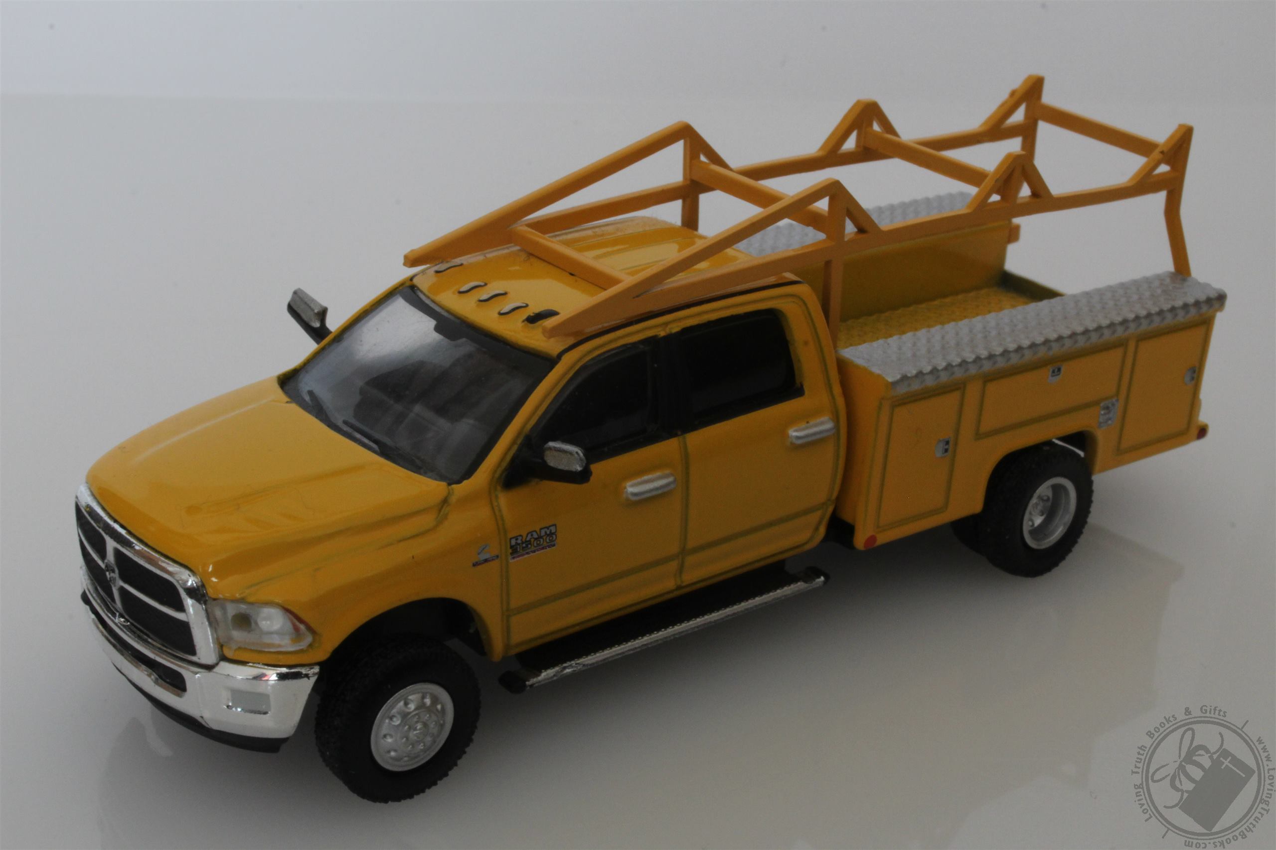 2018 Dodge Ram 3500 Dually Laramie Diesel w/ Hitch & Ladder Rack 1:64 ...