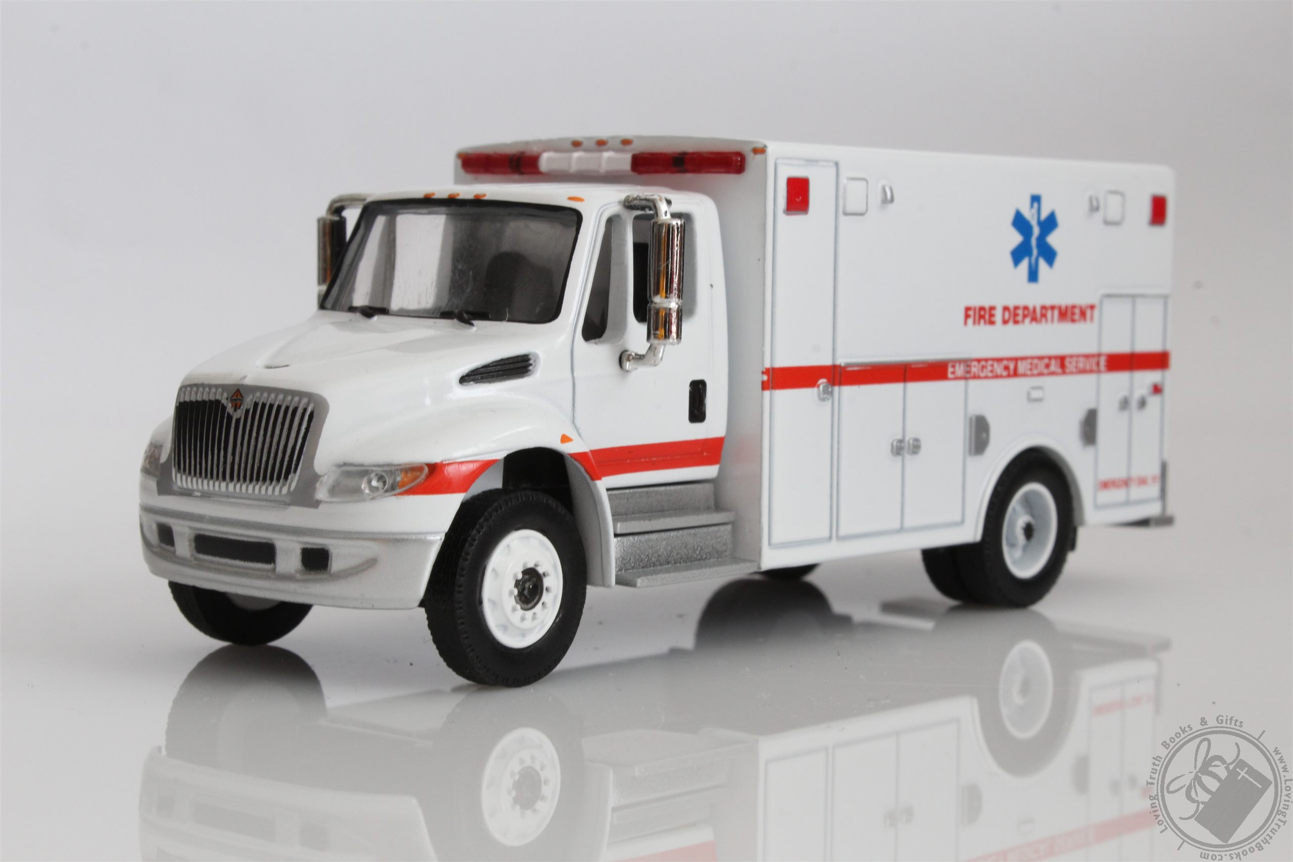 2013 International Durastar Ambulance HD Trucks 1:64 Scale Diecast ...