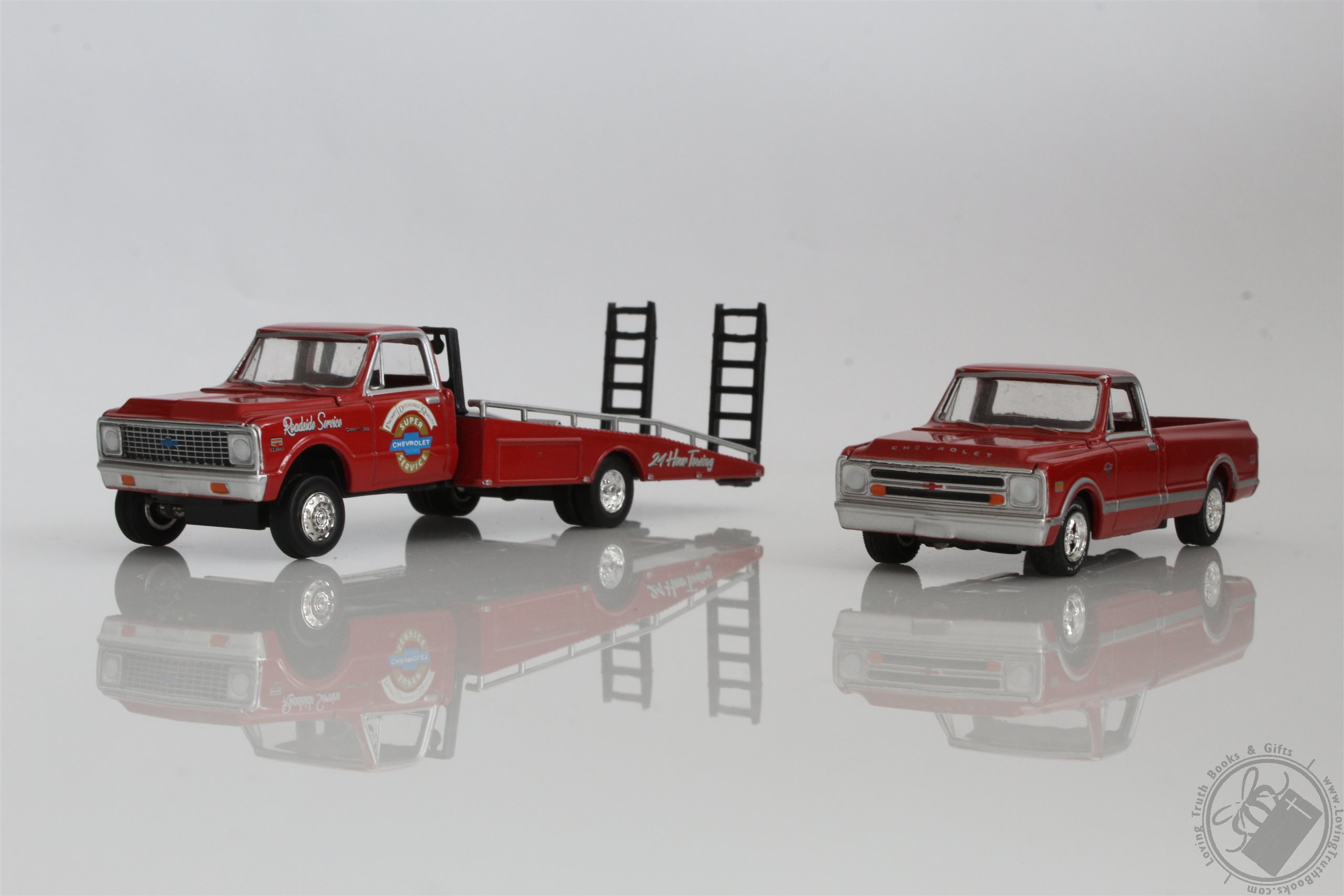 1971 Chevy C30 Ramp Flatbed Tow Truck & 1968 Chevrolet C10 Pickup 1:64 ...