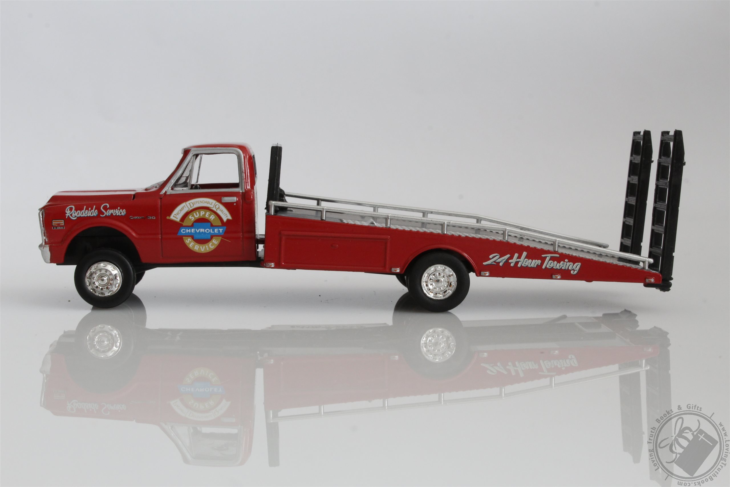 1971 Chevy C30 Ramp Flatbed Tow Truck & 1968 Chevrolet C10 Pickup 1:64 ...