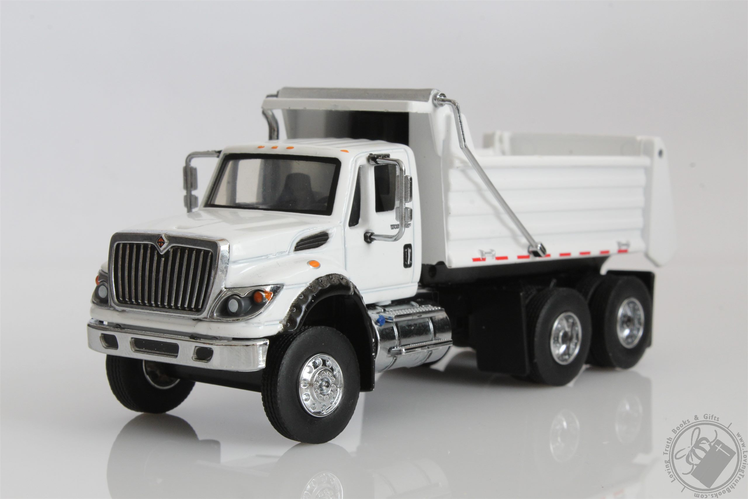 2018 International Workstar Dump Truck 1:64 Scale Diecast Model, SD ...