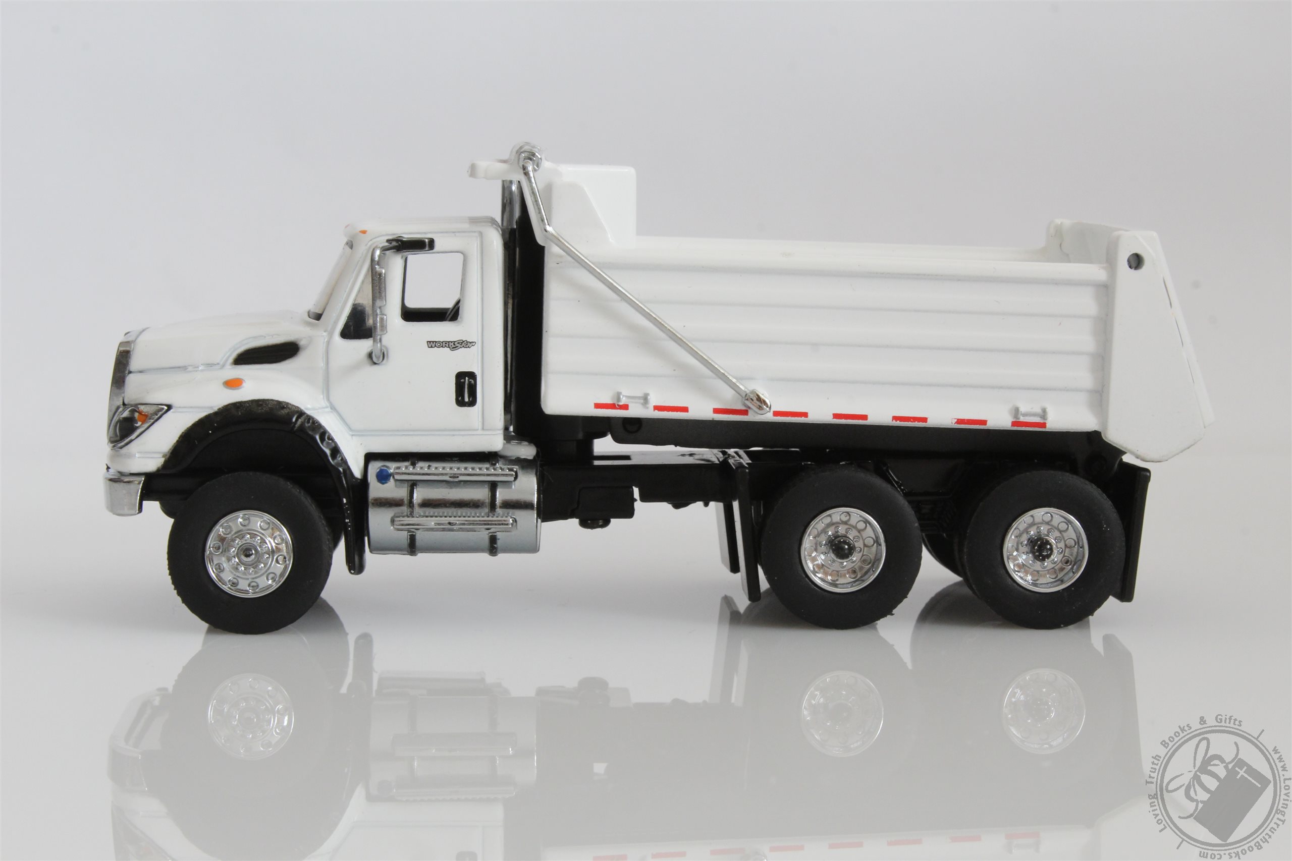 2018 International Workstar Dump Truck 1:64 Scale Diecast Model, SD ...