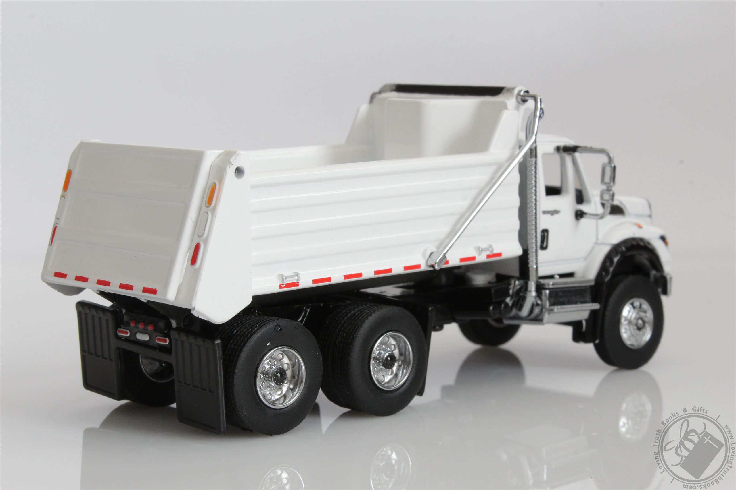2018 International Workstar Dump Truck 1:64 Scale Diecast Model, SD ...