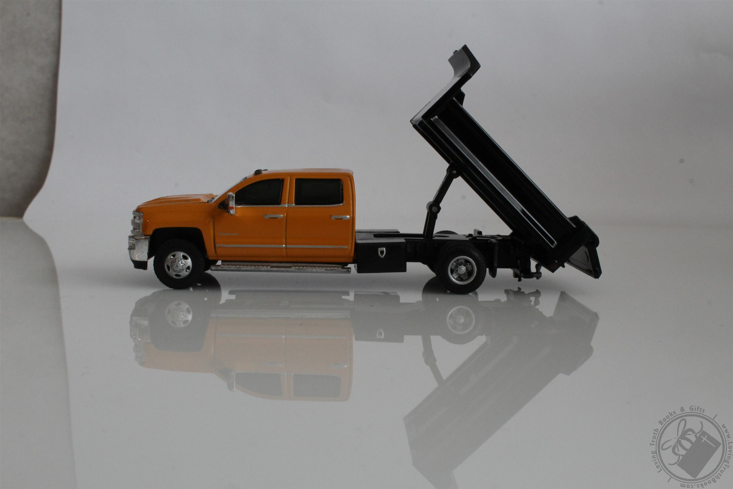 2017 Chevy Silverado 3500 HD Dually Dump Truck, 1:64 Diecast Model ...