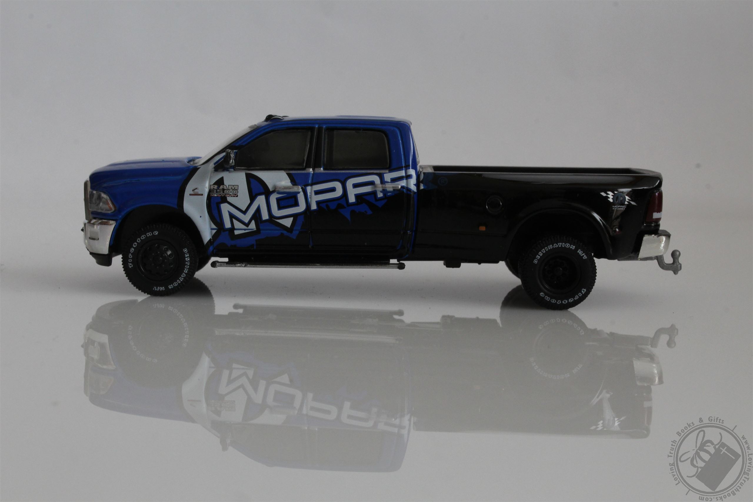 2018 Dodge Ram 3500 DRW Dually Mopar Edition, Diesel w/ Hitch 1:64 ...