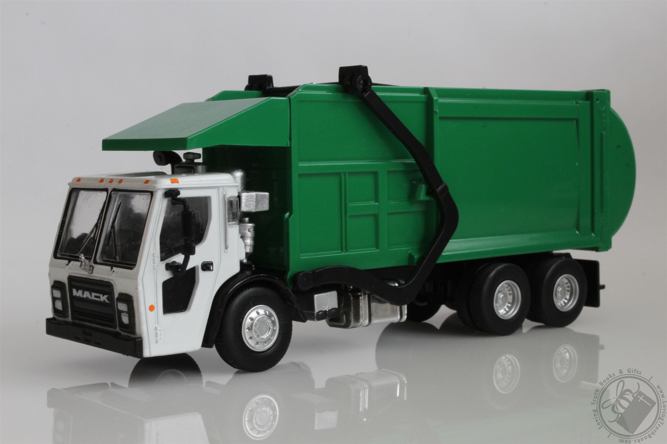 2019 Mack LR Garbage/ Trash/ Refuse Truck 1:64 Scale Diecast Model ...