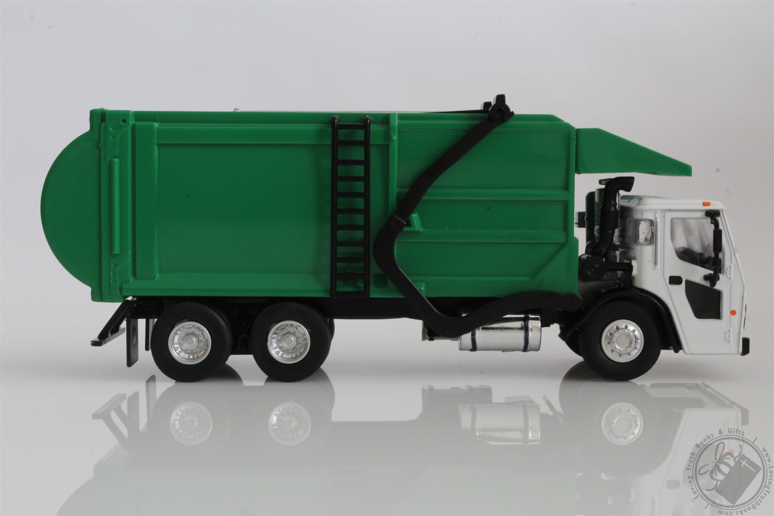 2019 Mack LR Garbage/ Trash/ Refuse Truck 1:64 Scale Diecast Model ...