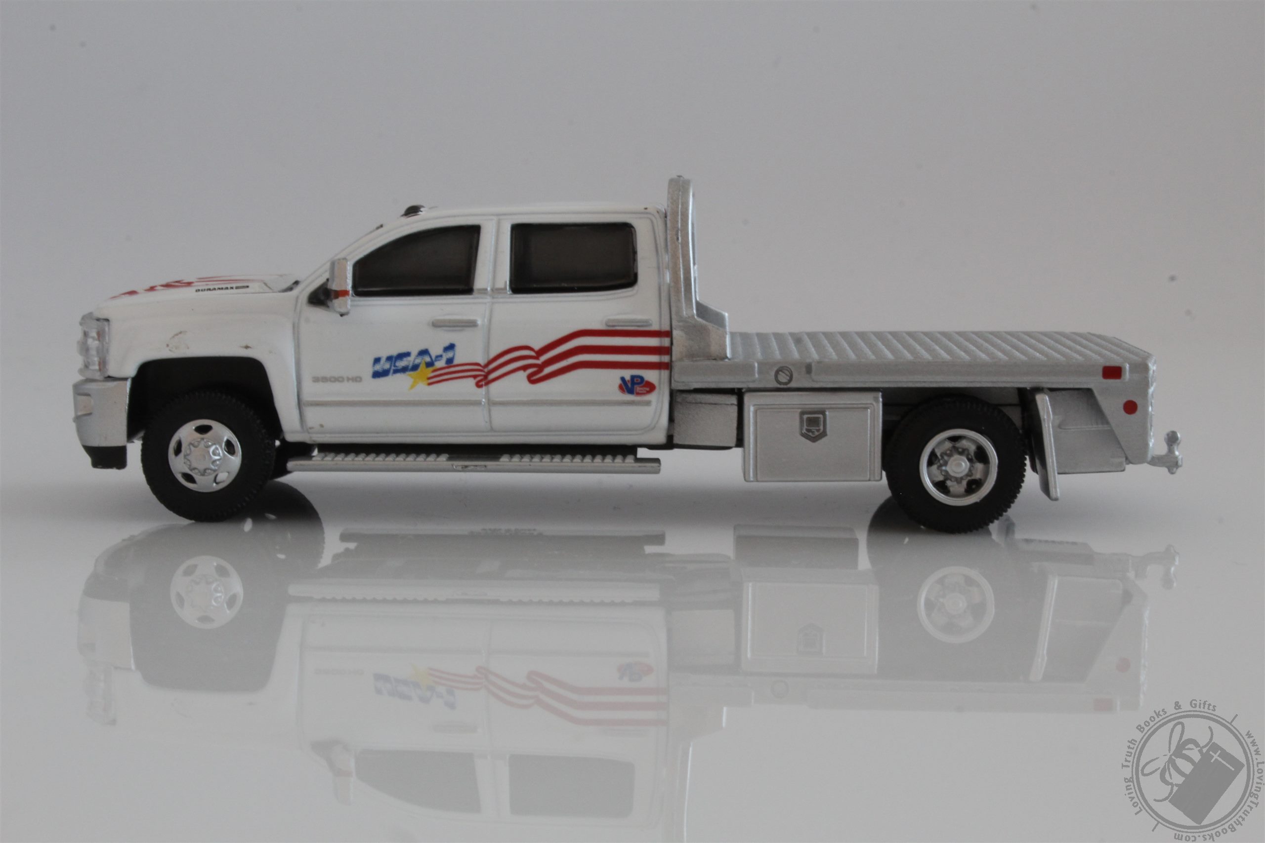 2018 Chevy Silverado 3500 Dually Flatbed, USA-1 w/ Hitch 1:64 Scale ...