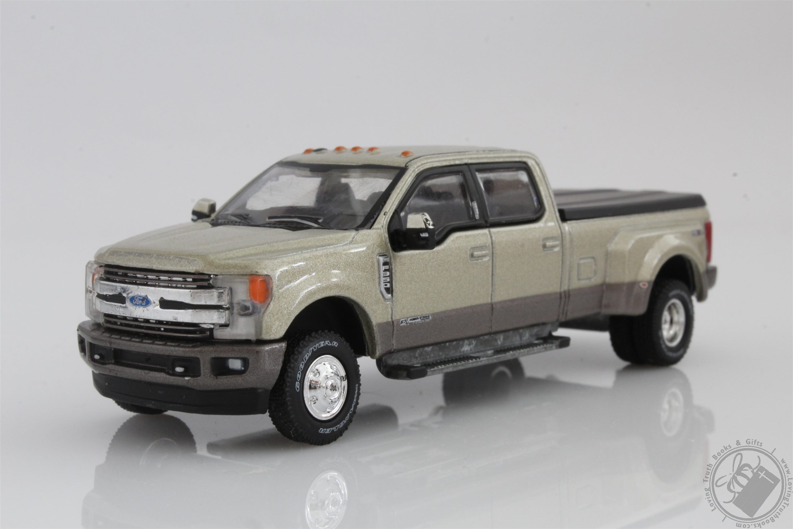 2018 Ford F-350 King Ranch DRW/ Dually Lariat Pickup Truck 1:64 Scale ...