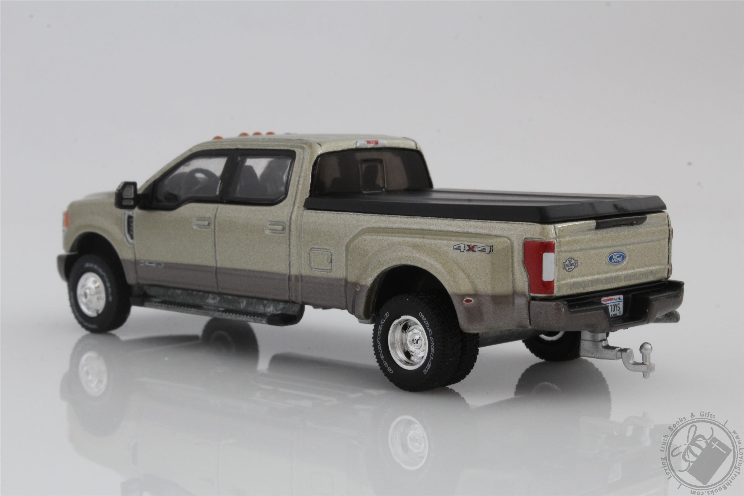 2018 Ford F-350 King Ranch DRW/ Dually Lariat Pickup Truck 1:64 Scale ...