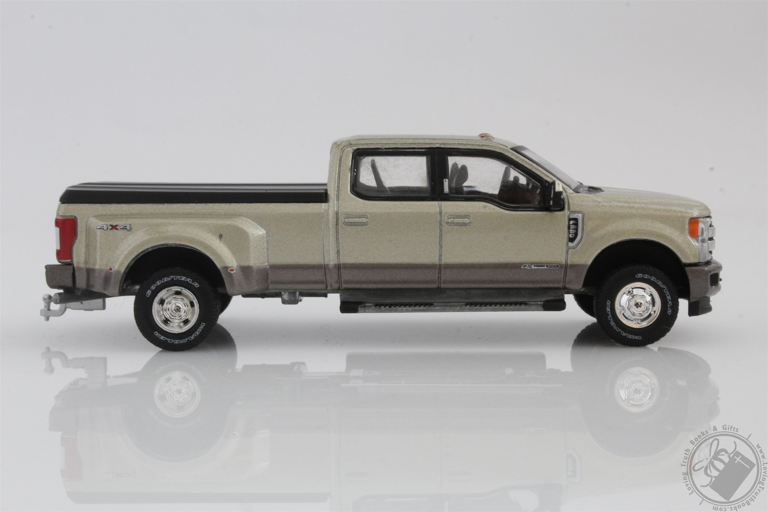 2018 Ford F-350 King Ranch DRW/ Dually Lariat Pickup Truck 1:64 Scale ...
