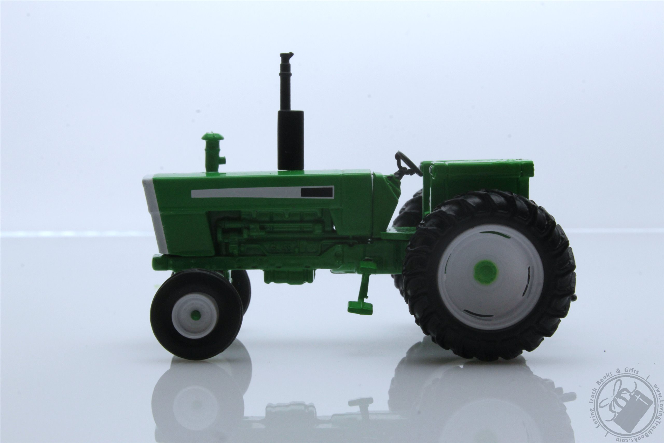 Down on the Farm Series 5 - 1974 Tractor Open Cab - Green Diecast Model ...