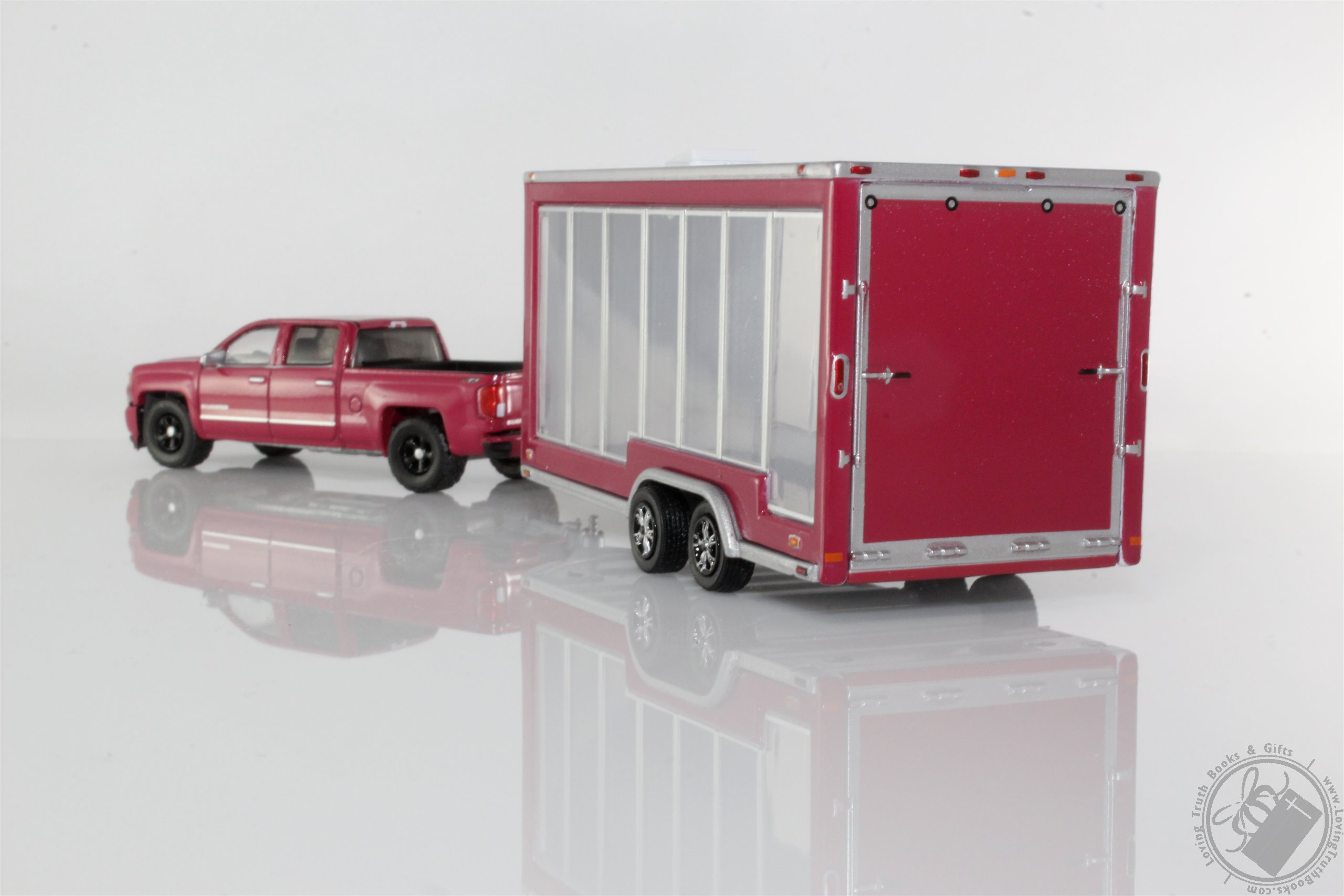 2016 Chevy Silverado and Glass Display Trailer Pickup Truck 1:64 Scale ...