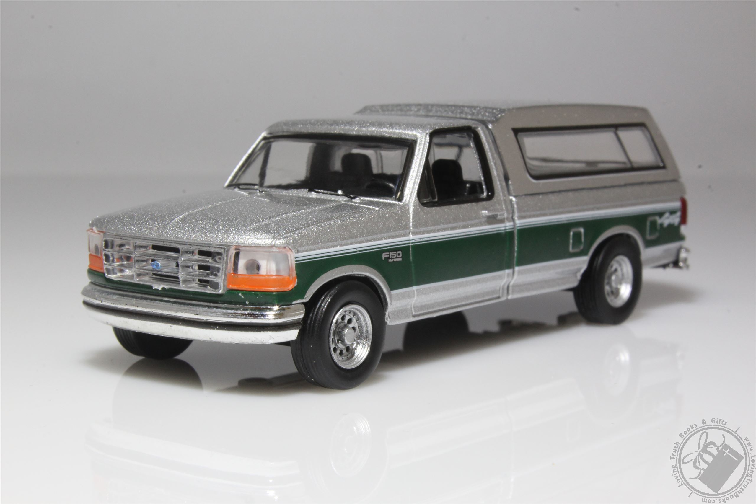 1996 Ford F-150 XLT with Camper Shell Pickup Truck 1:64 Scale Diecast ...