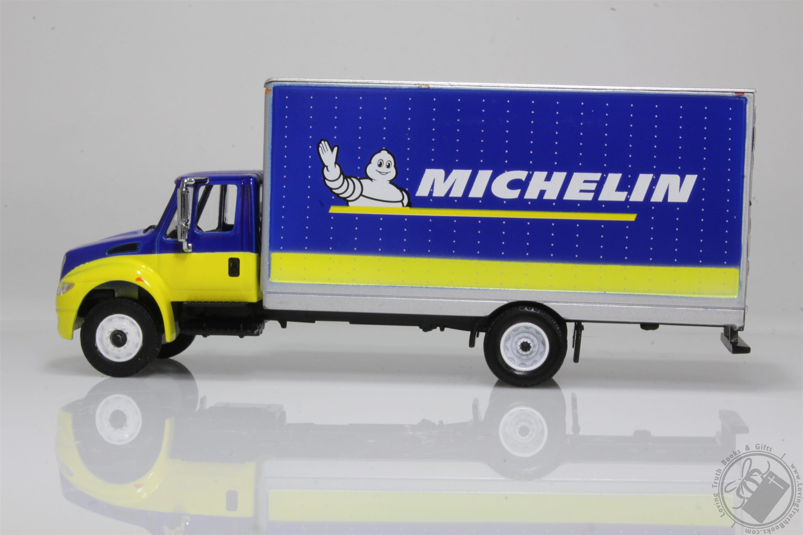 H.D. Trucks Series 12 - 2013 International Durastar Box Van Michelin ...