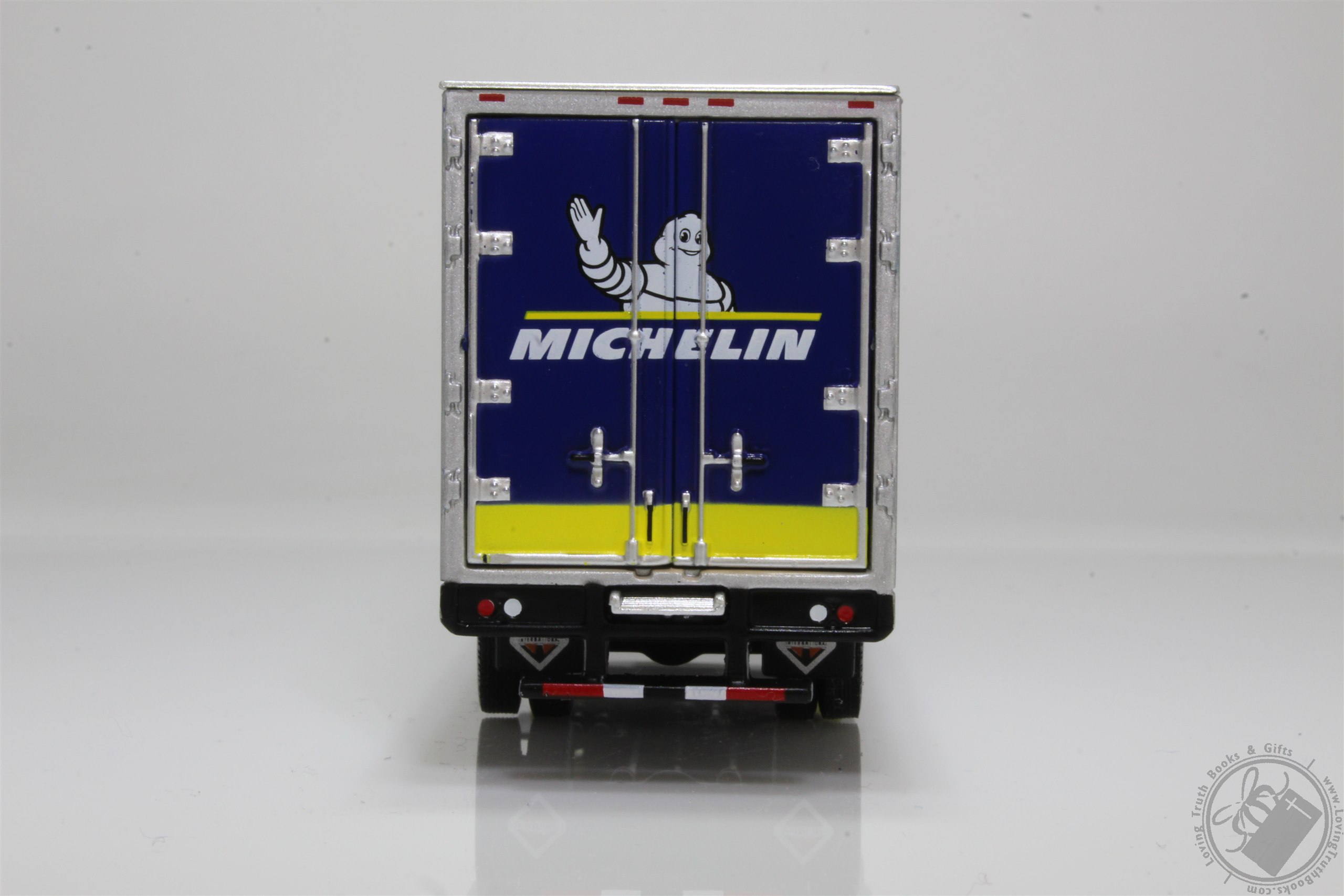 H.D. Trucks Series 12 - 2013 International Durastar Box Van Michelin ...