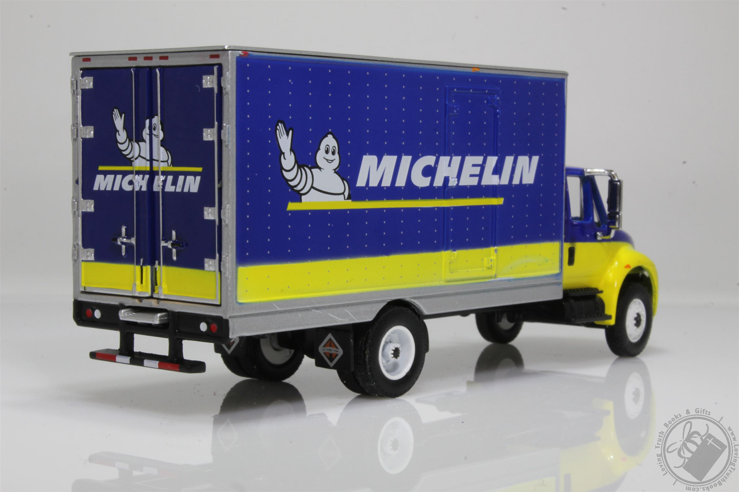 H.D. Trucks Series 12 - 2013 International Durastar Box Van Michelin ...