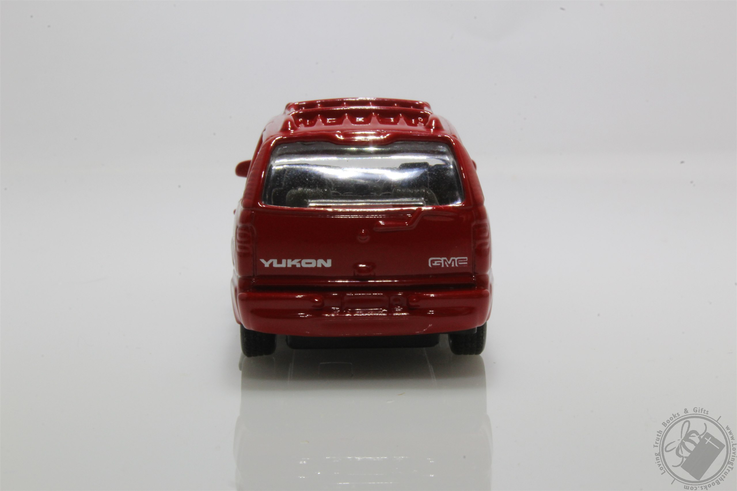 2001 GMC Yukon Denali SUV 1:60 Scale Diecast Model (Red) by Welly ...