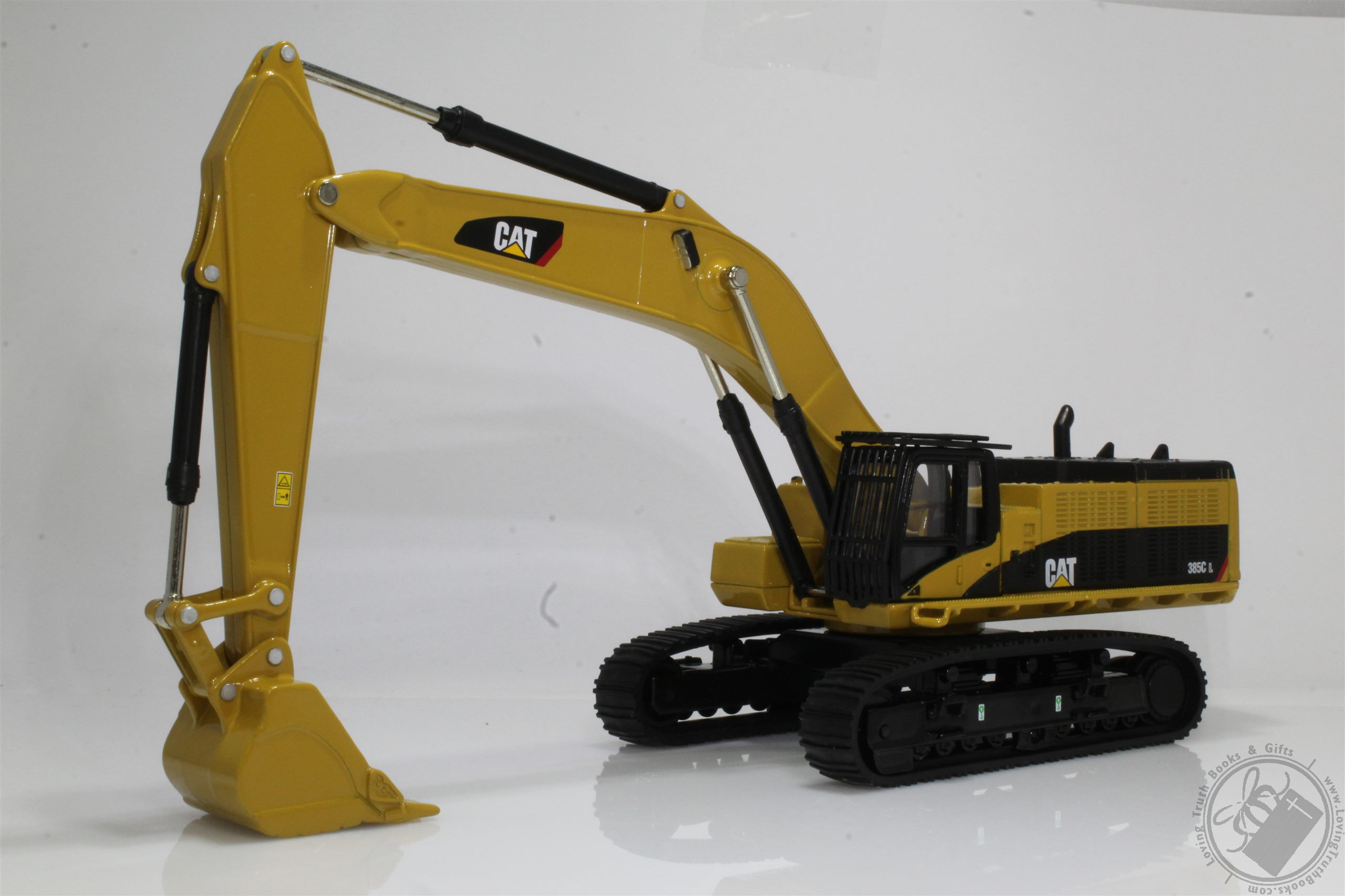 Caterpillar 385C L Hydraulic Track Excavator 1:64 Scale Diecast Model ...