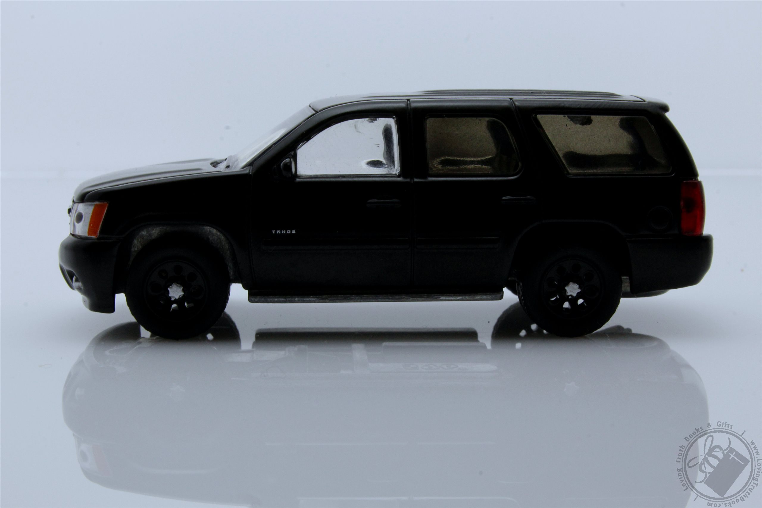 2013 Chevrolet Tahoe - Black - 1:64 Diecast Model by 596 Models (Loving ...