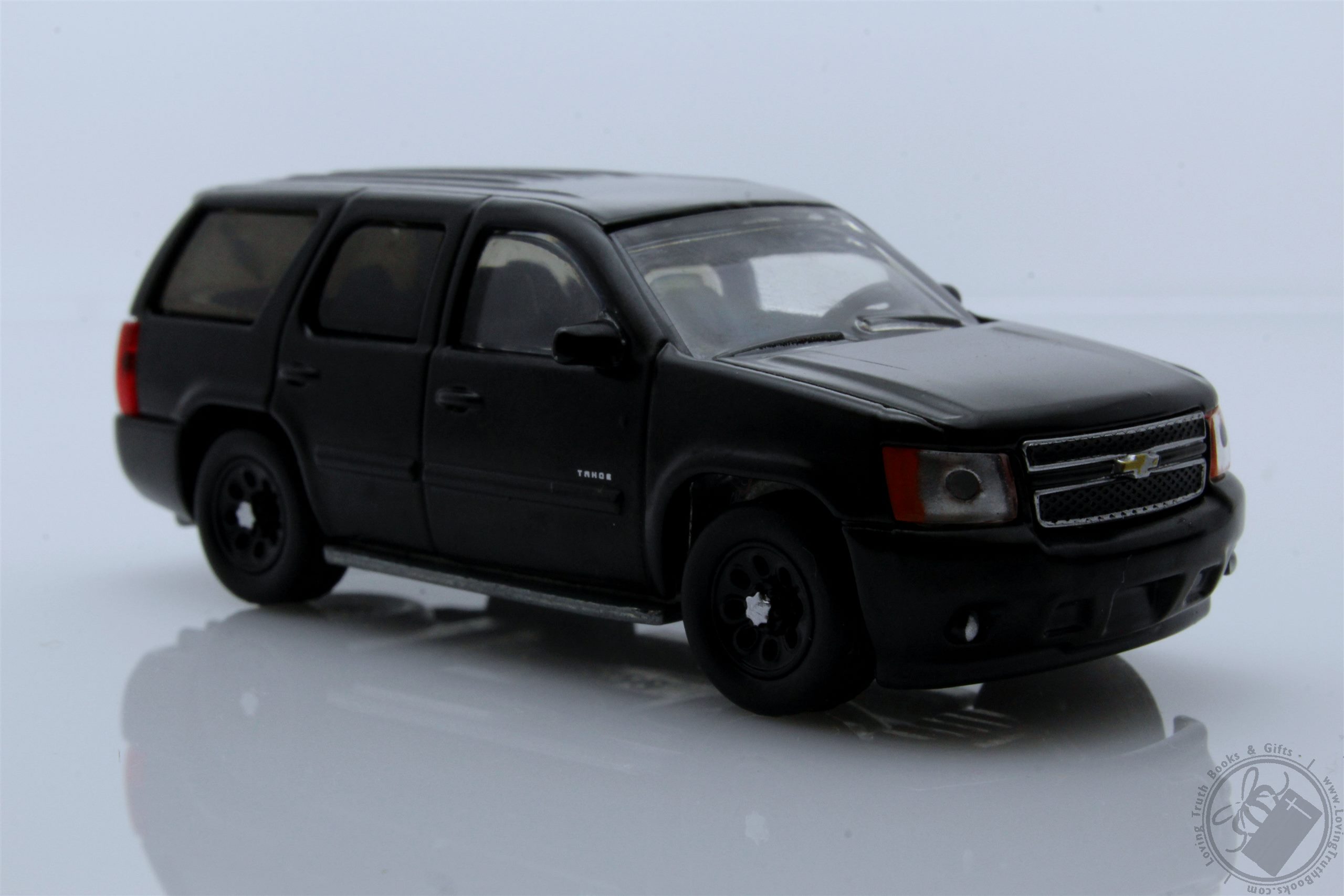 2013 Chevrolet Tahoe - Black - 1:64 Diecast Model by 596 Models (Loving ...